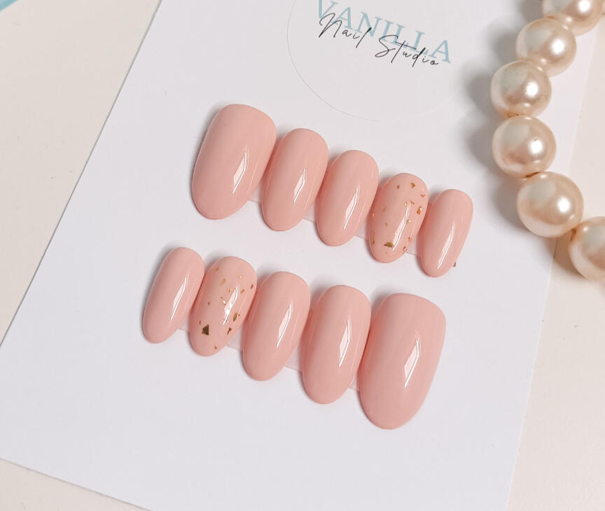 Vanilla Nail Studio unghie finte press on Italia